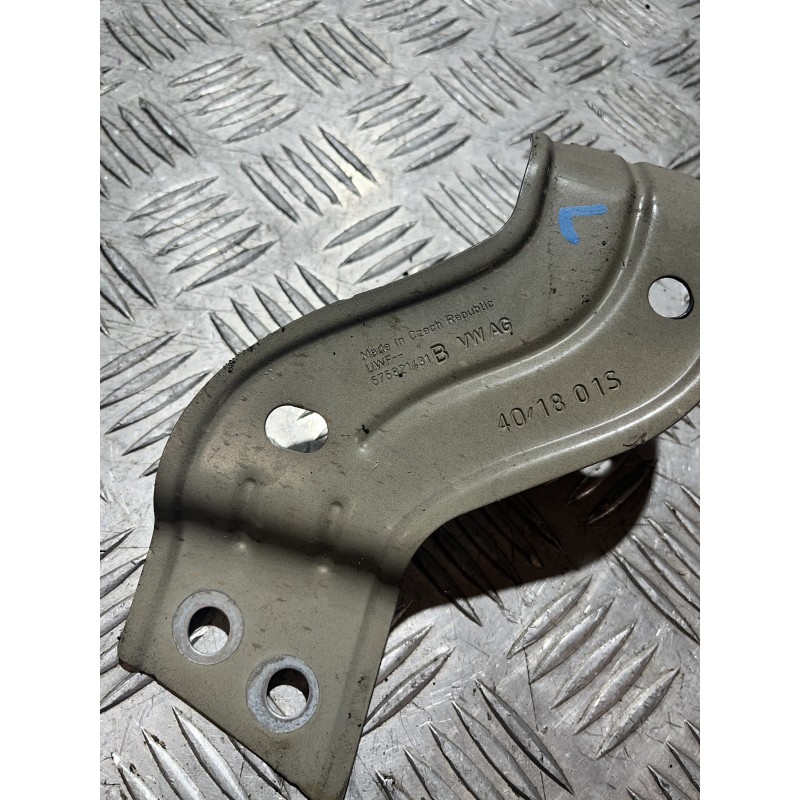 WSPORNIK BŁOTNIKA PRZÓD LEWY SEAT ATECA 16- 575821431B