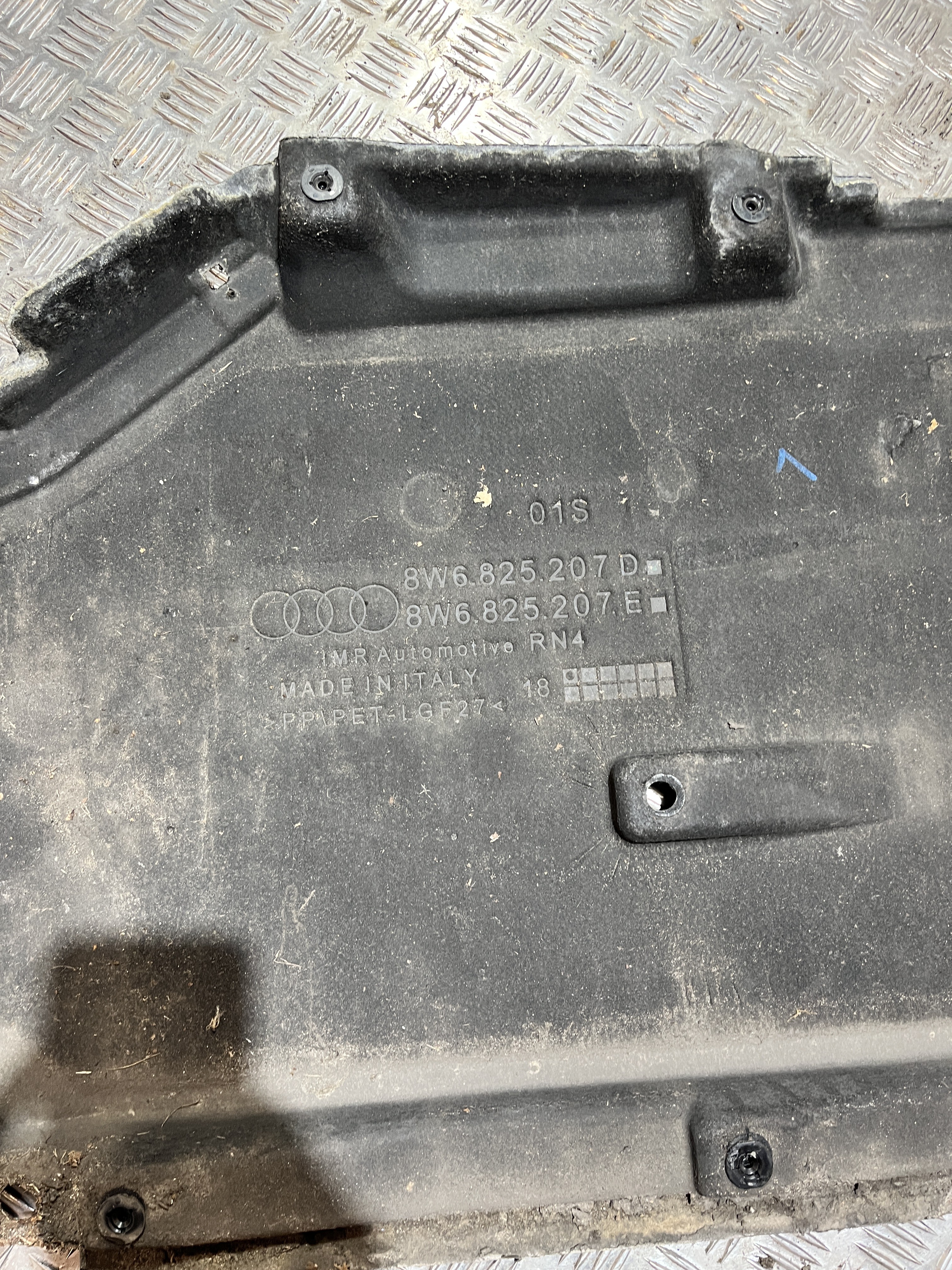 OSŁONA PODWOZIA LEWA AUDI A5 F5 II 16- 8W6825207D