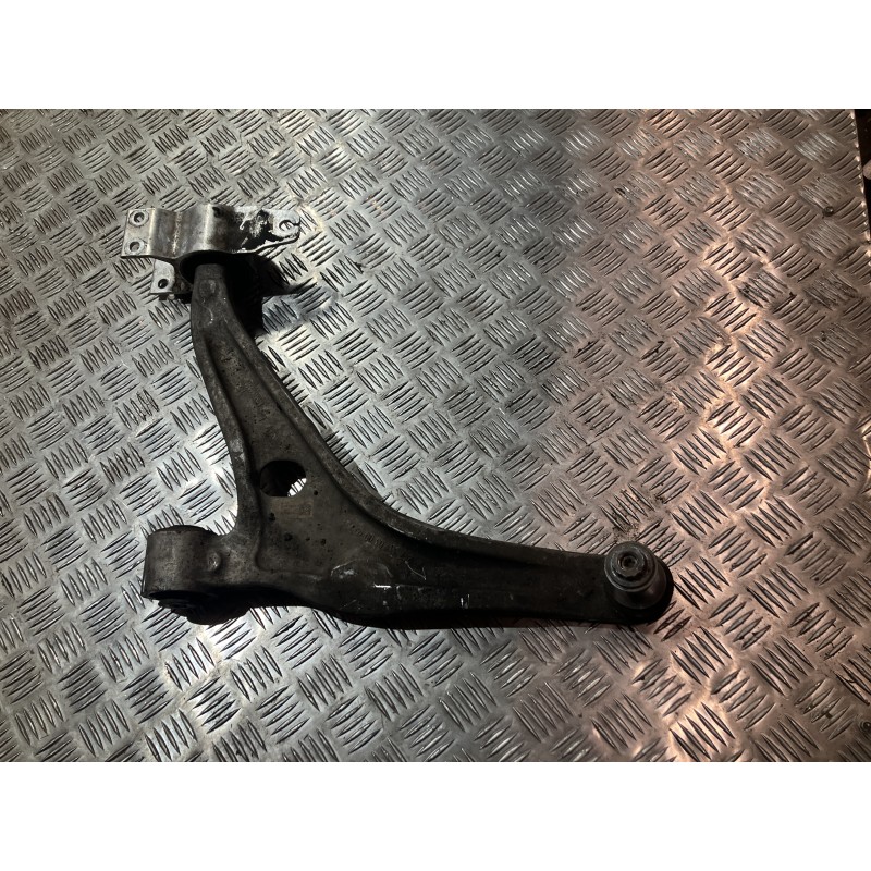 WAHACZ LEWY PRZÓD MERCEDES CLA W118 1.3 CGI