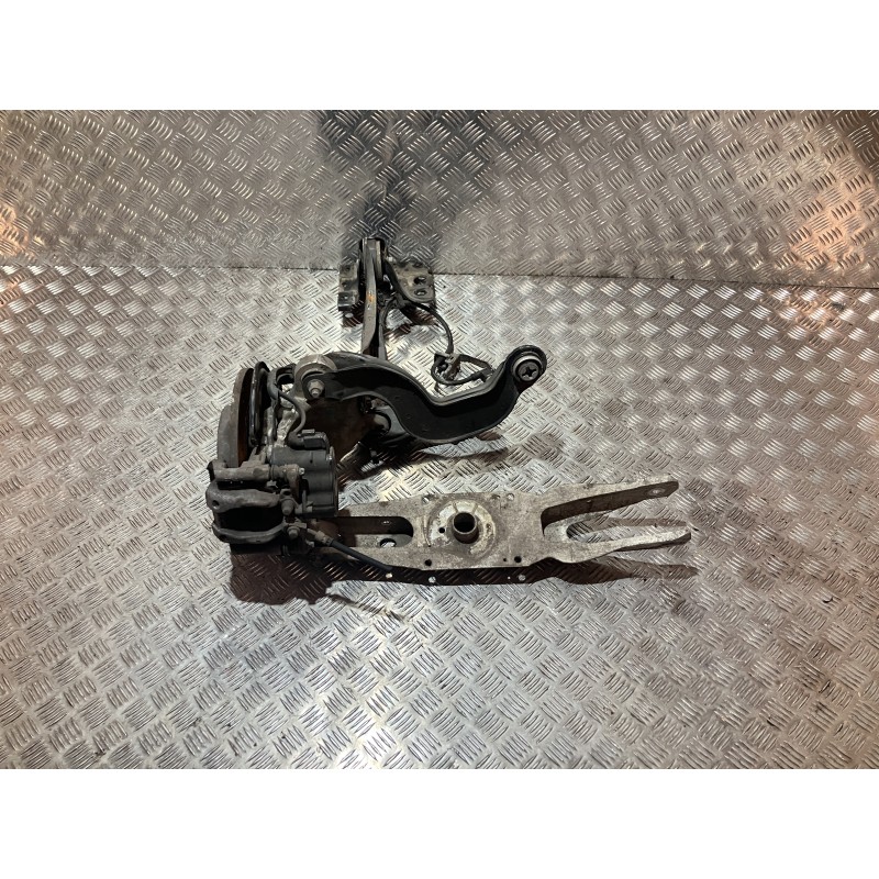 ZWROTNICA LEWY TYŁ WAHACZE MERCEDES CLA W118 1.3 CGI HYBRYDA