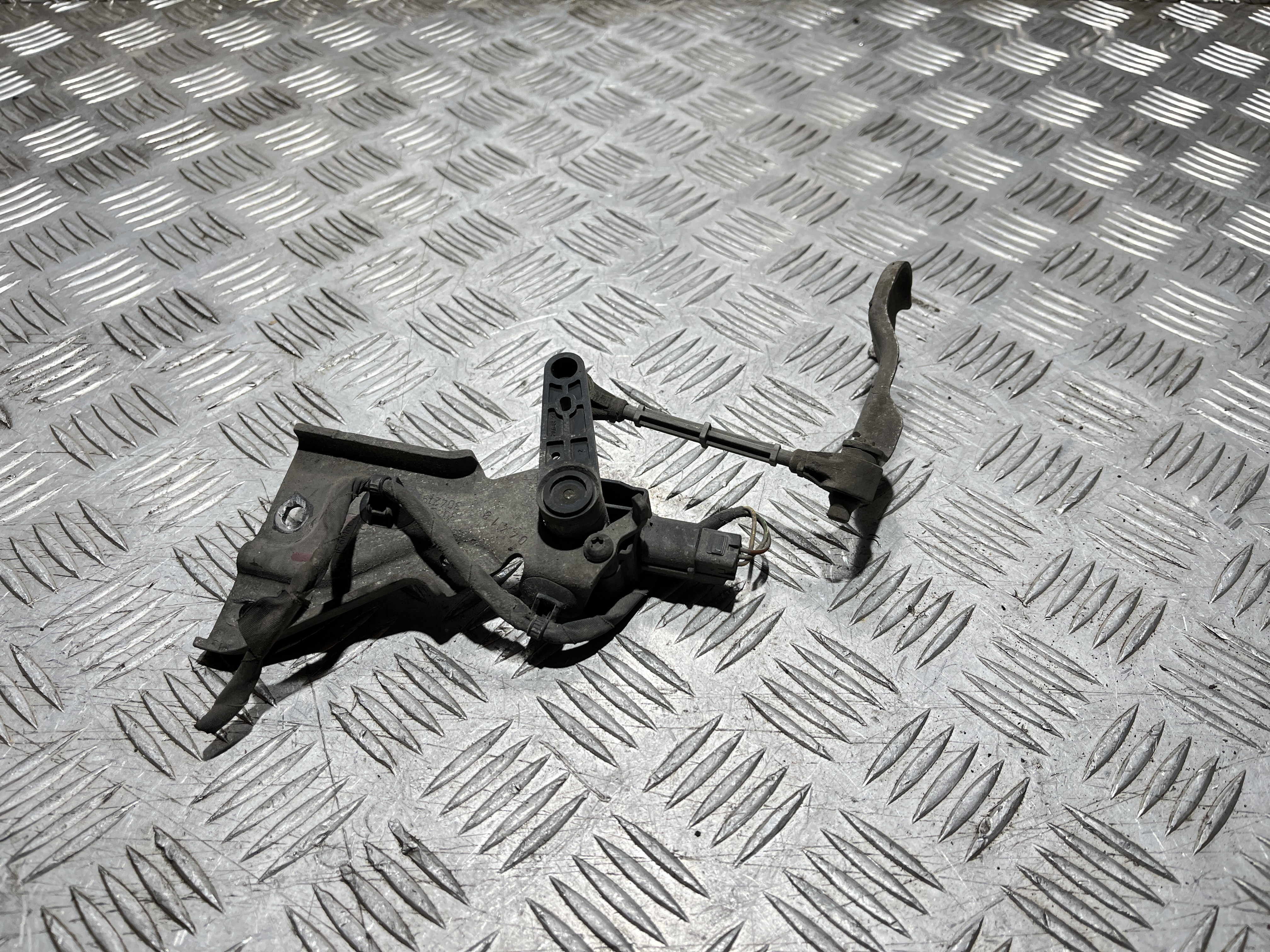 CZUJNIK POZIOMOWANIA ŚWIATEŁ LEWY PRZÓD FORD FOCUS IV MK4 18- 3048976