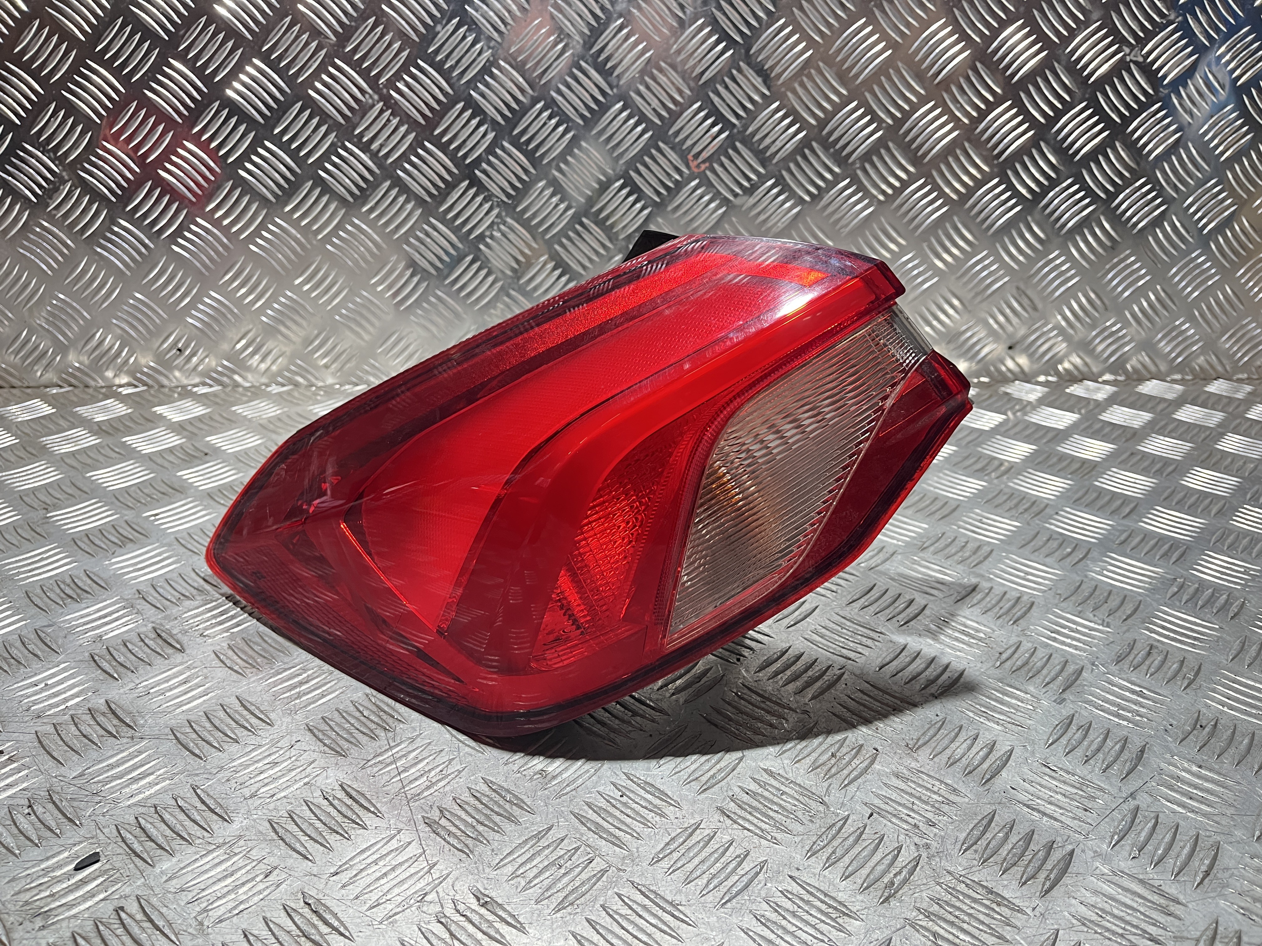 LAMPA KAROSERYJNA LEWA LEWY TYŁ LED FORD FOCUS IV MK4 18- HB JX7B-13405-DF