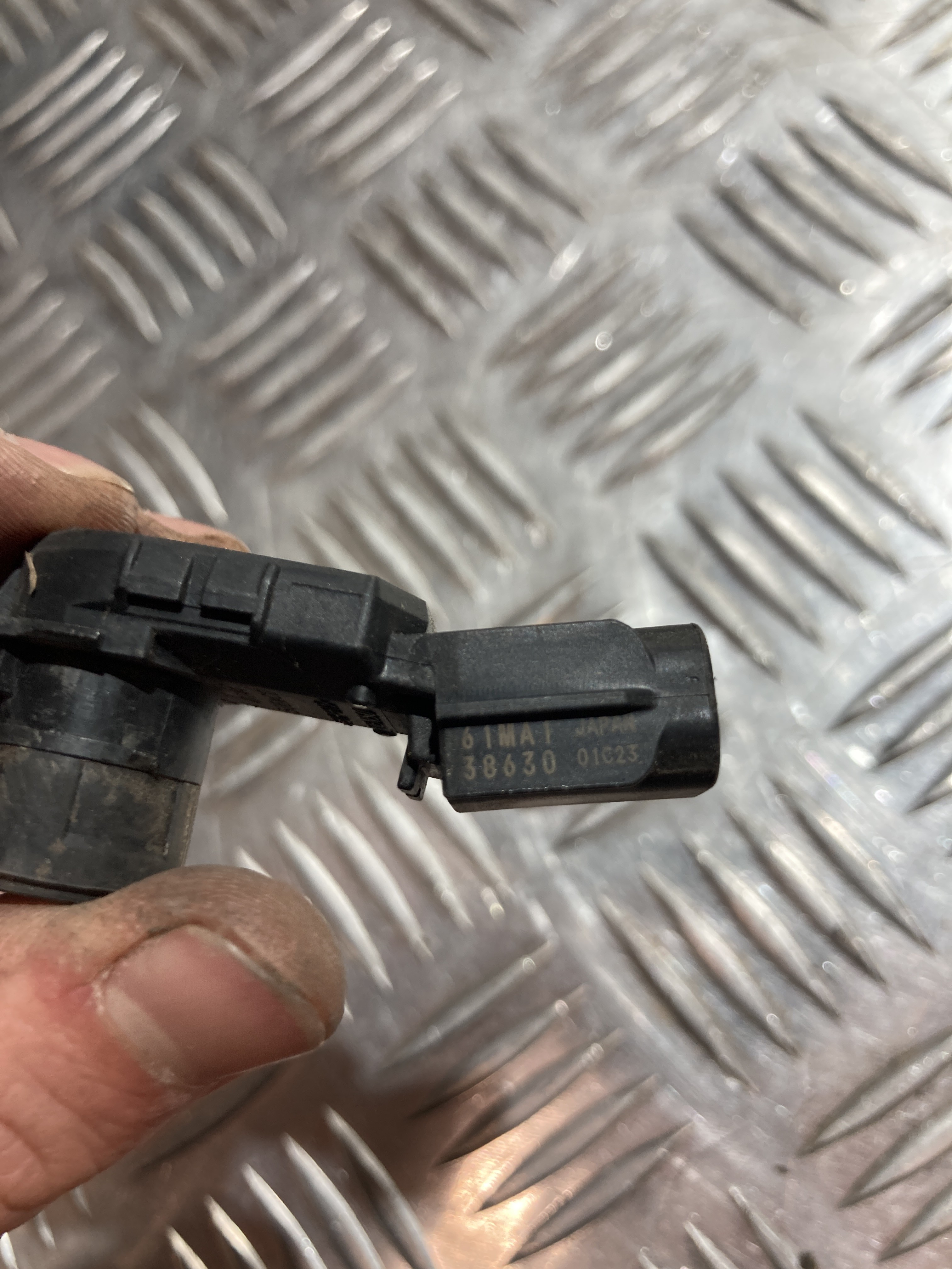 CZUJNIK PARKOWANIA PDC SUZUKI SX4 S-CROSS 13-