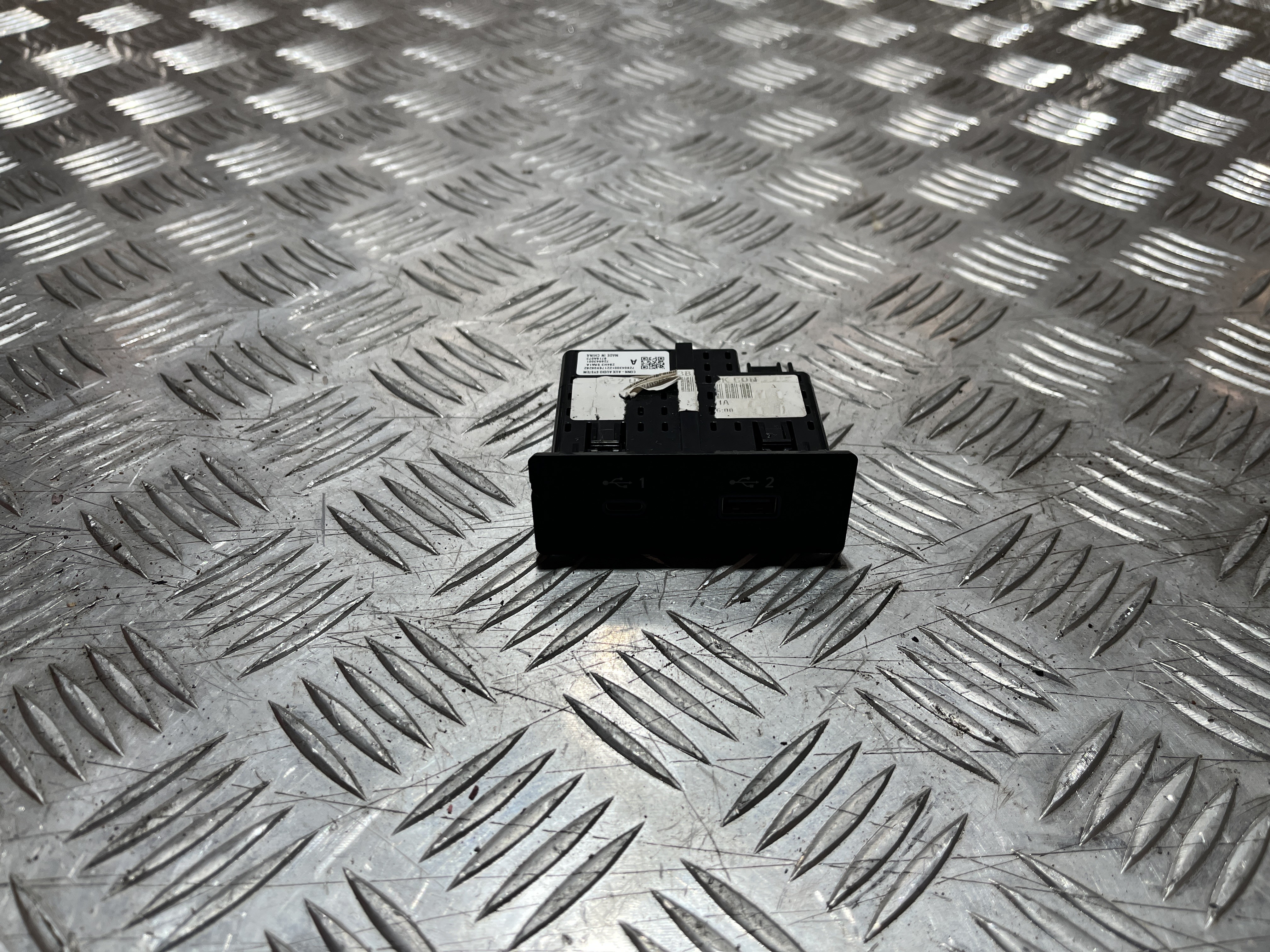 PORT GNIAZDO USB NISSAN QASHQAI III J12 21-