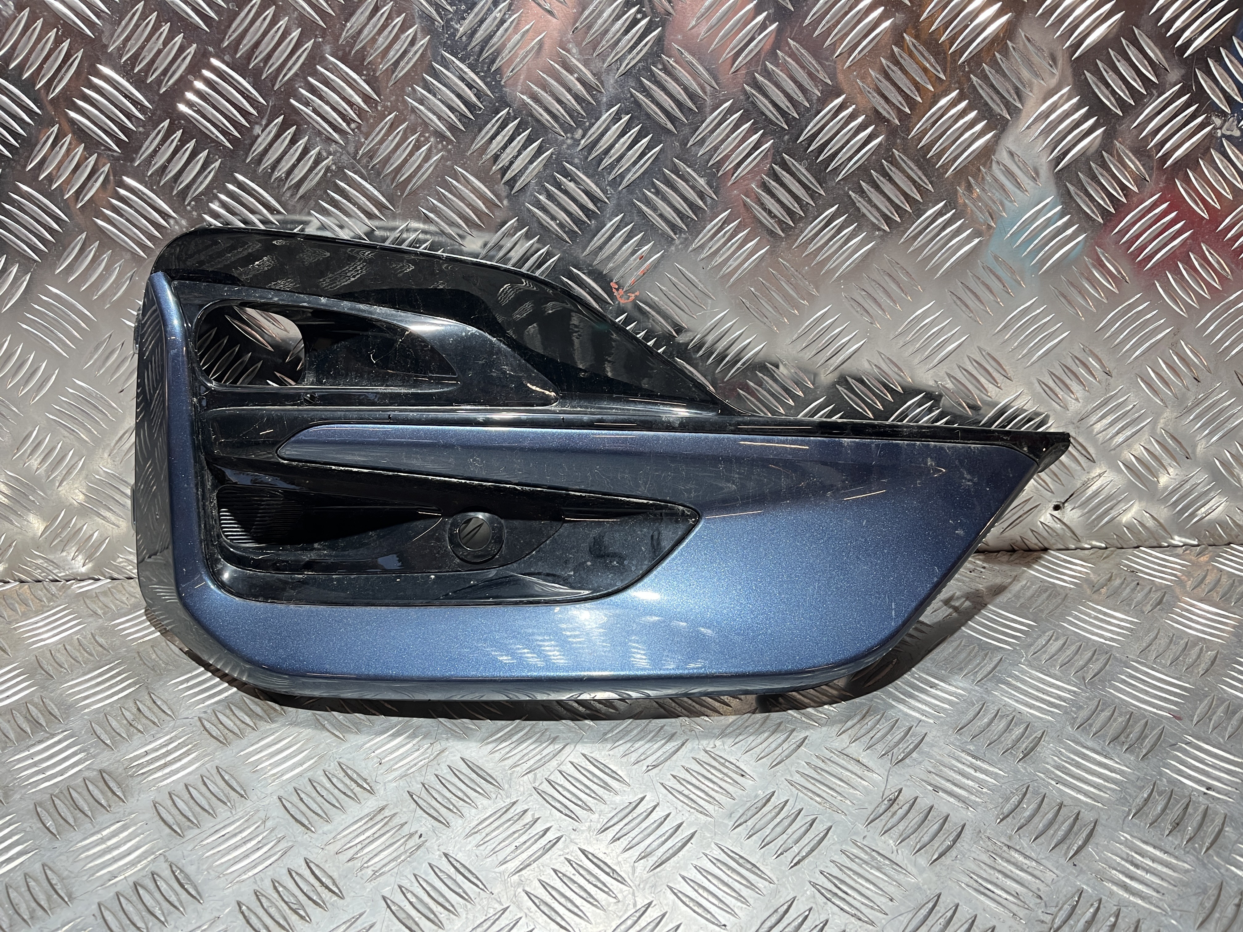 ATRAPA RAMKA ZDERZAKA HALOGENU PRAWA FORD KUGA III MK3 20- ST-LINE