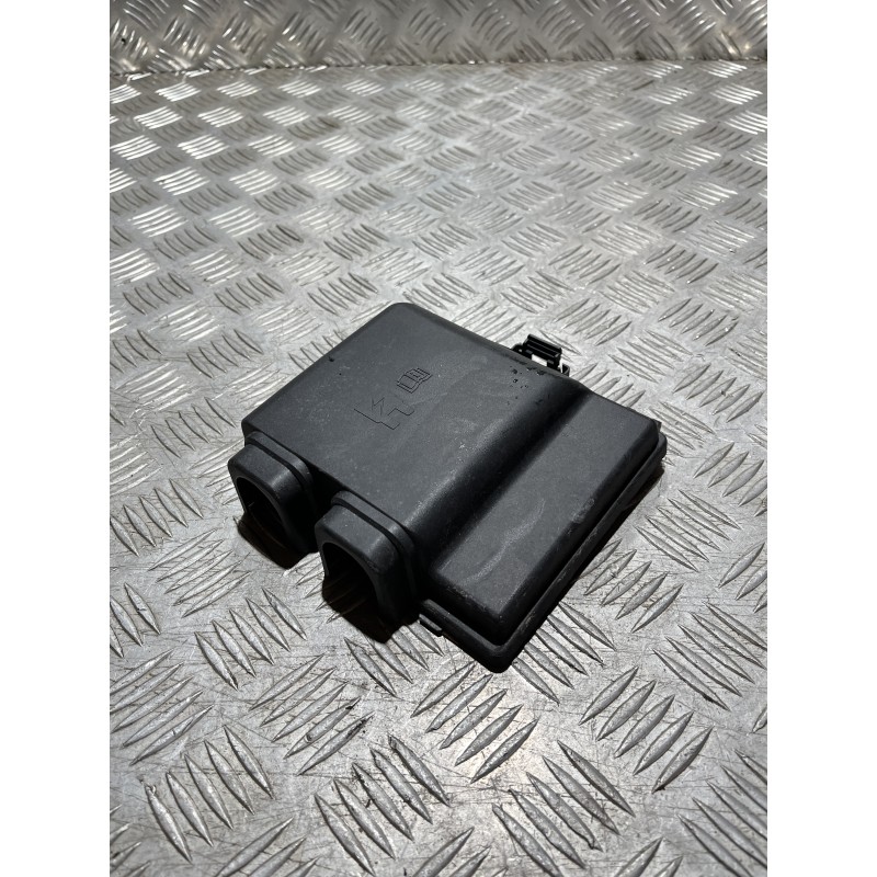 POKRYWA SKRZYNKI BEZPIECZNIKÓW KUGA MK3 20- JX6T-14A003-AB