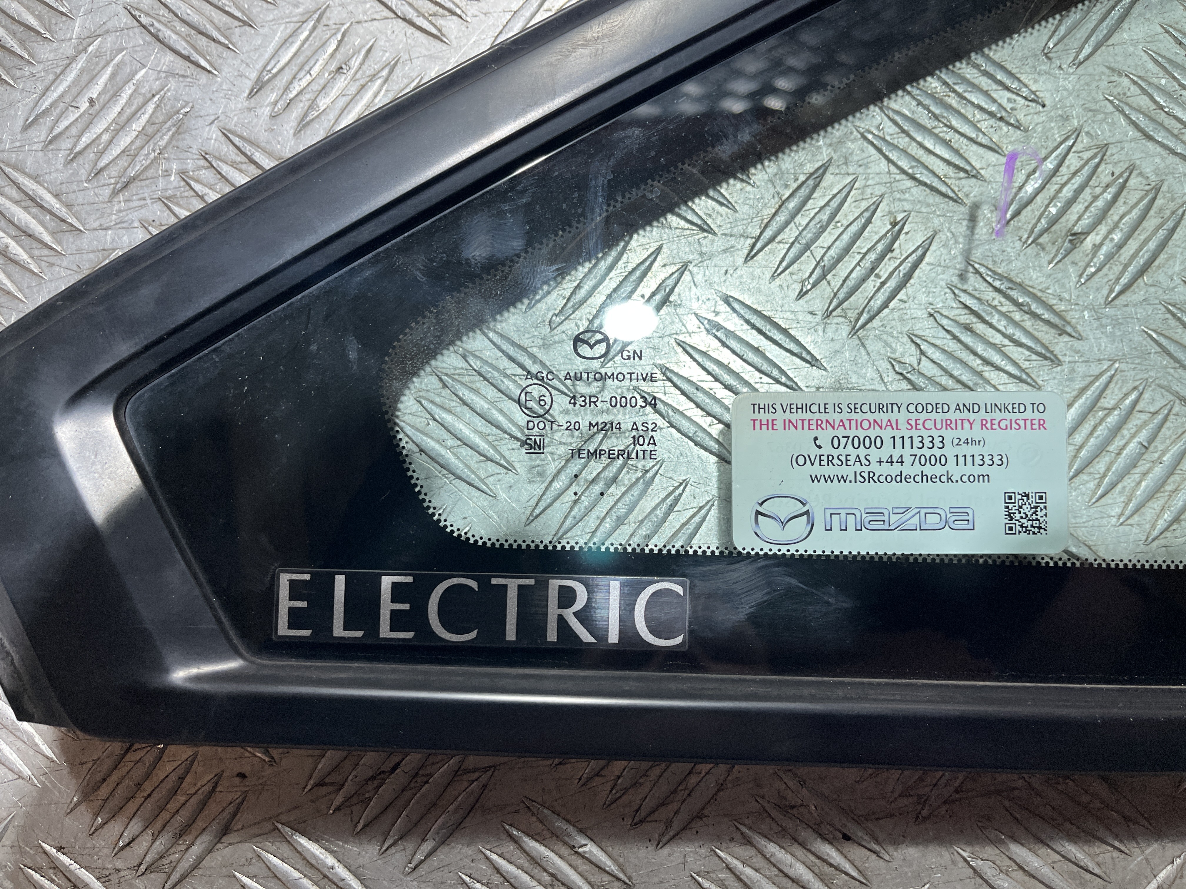 SZYBA KAROSERYJNA TYŁ PRAWA MAZDA MX-30 20-