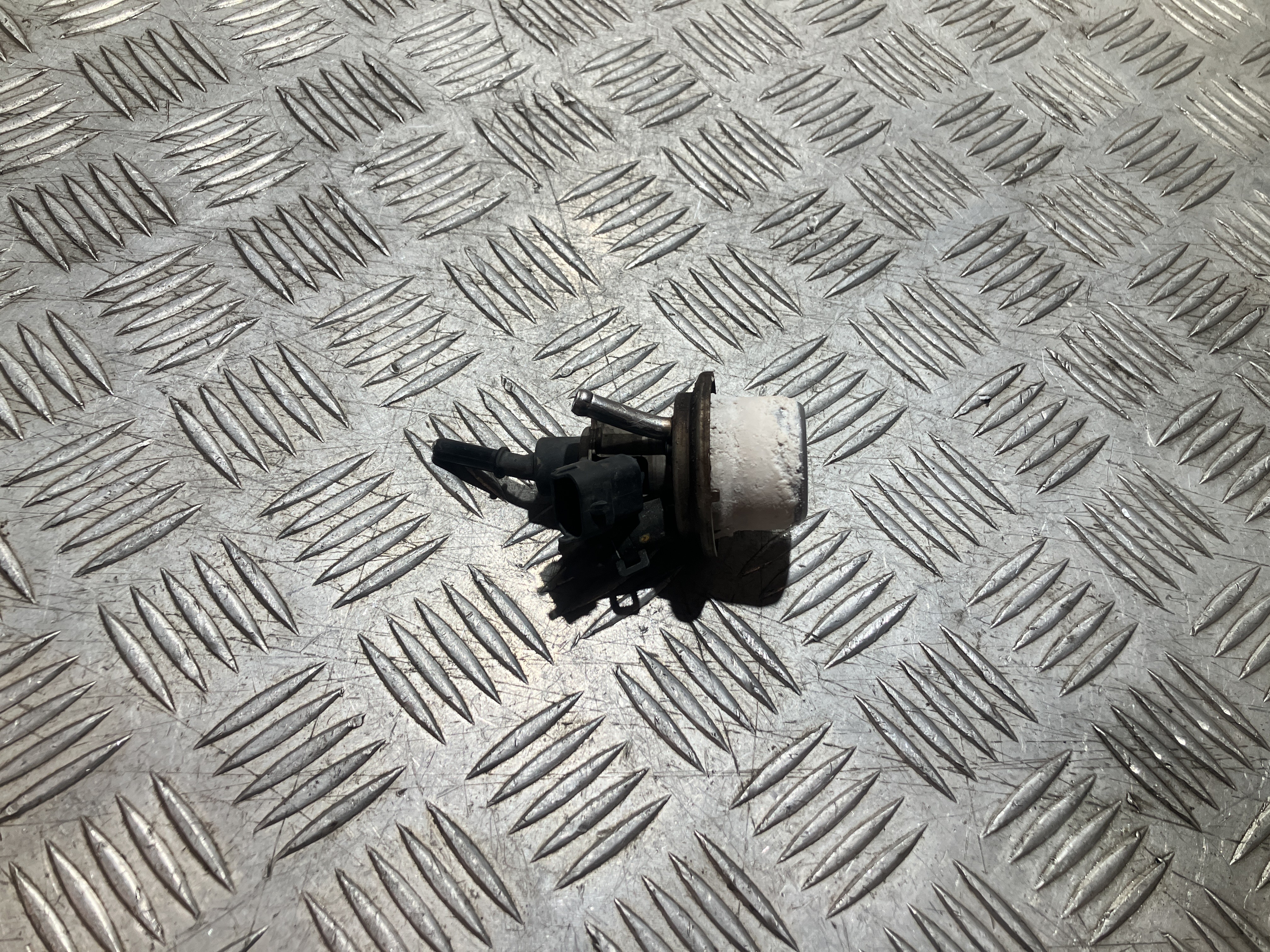 WTRYSK WTRYSKIWACZ ADBLUE MERCEDES C KLASA W205 2.2 CDI