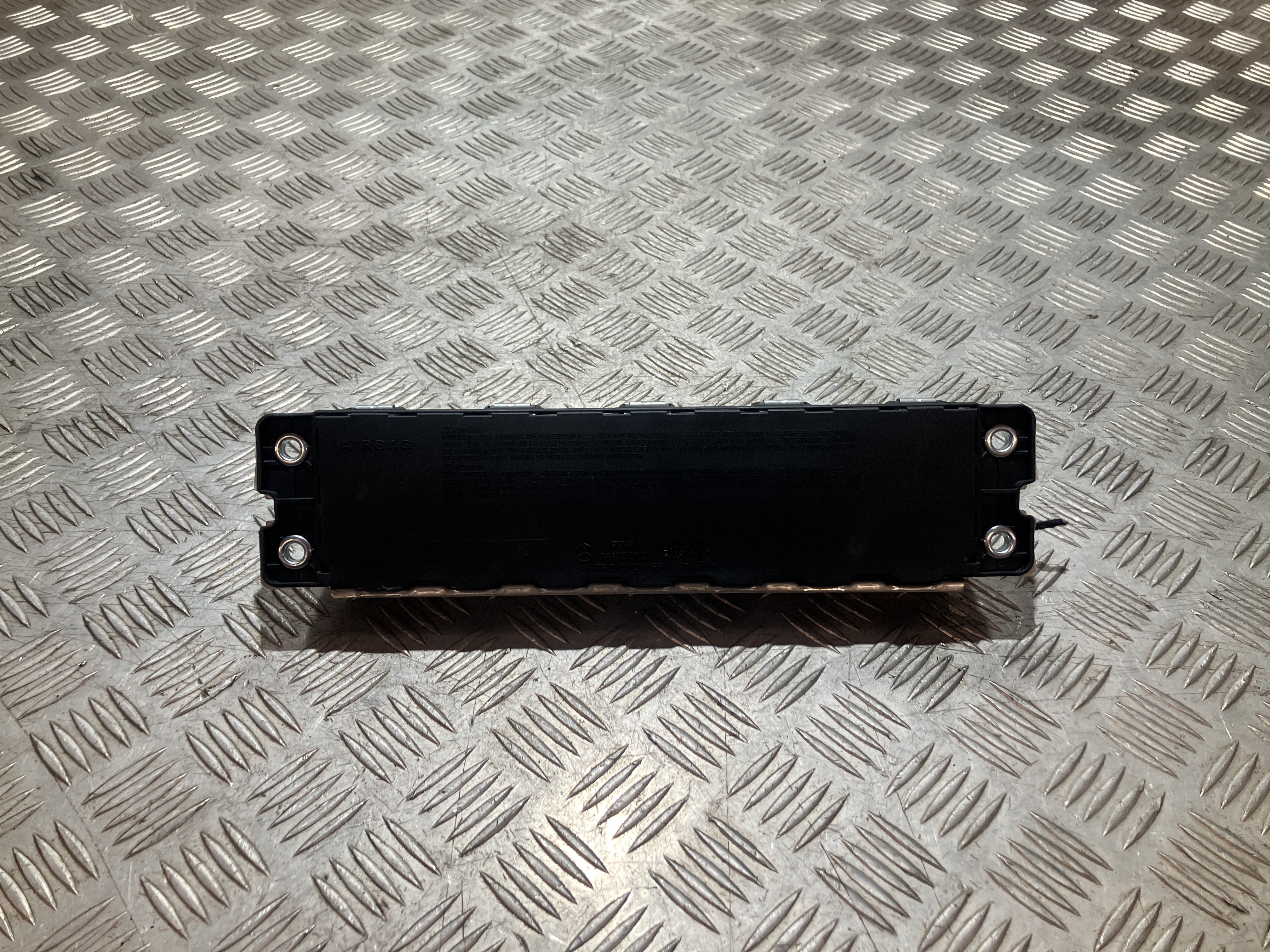 PODUSZKA POWIETRZNA KOLANOWA AIRBAG MERCEDES C KLASA W205 UK