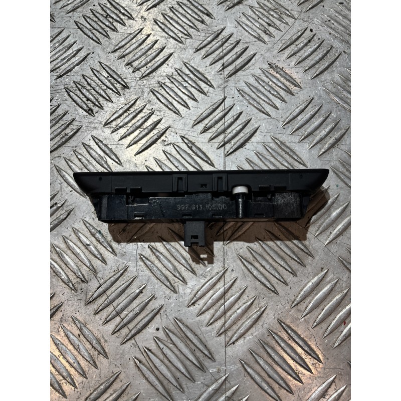 PANEL PRZYCISK OTWIERANIA MASKI KLAPY PORSCHE CAYMAN 987 05-