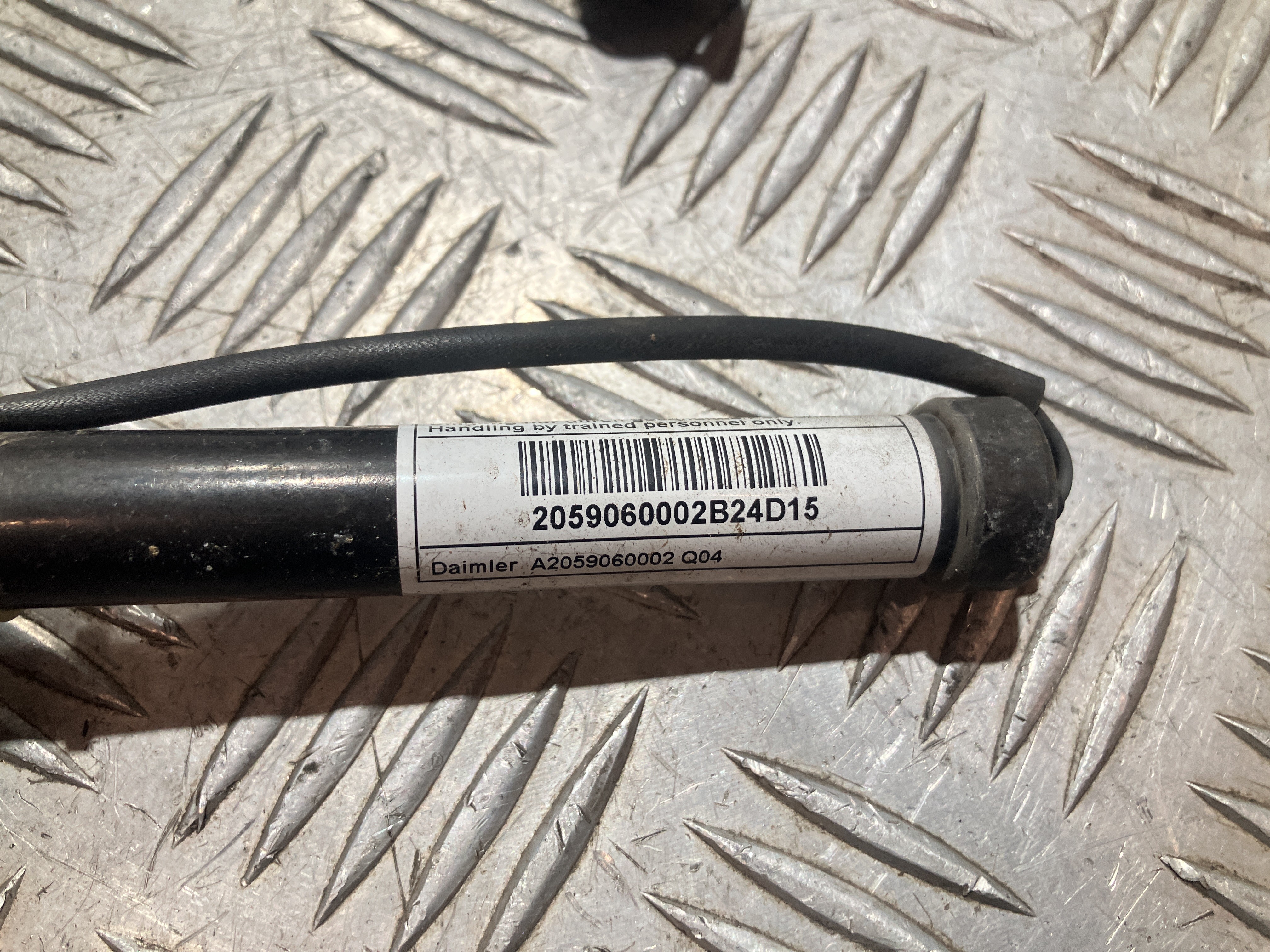 NABÓJ PIROTECHNICZNE MASKI KOMPLET MERCEDES C KLASA W205