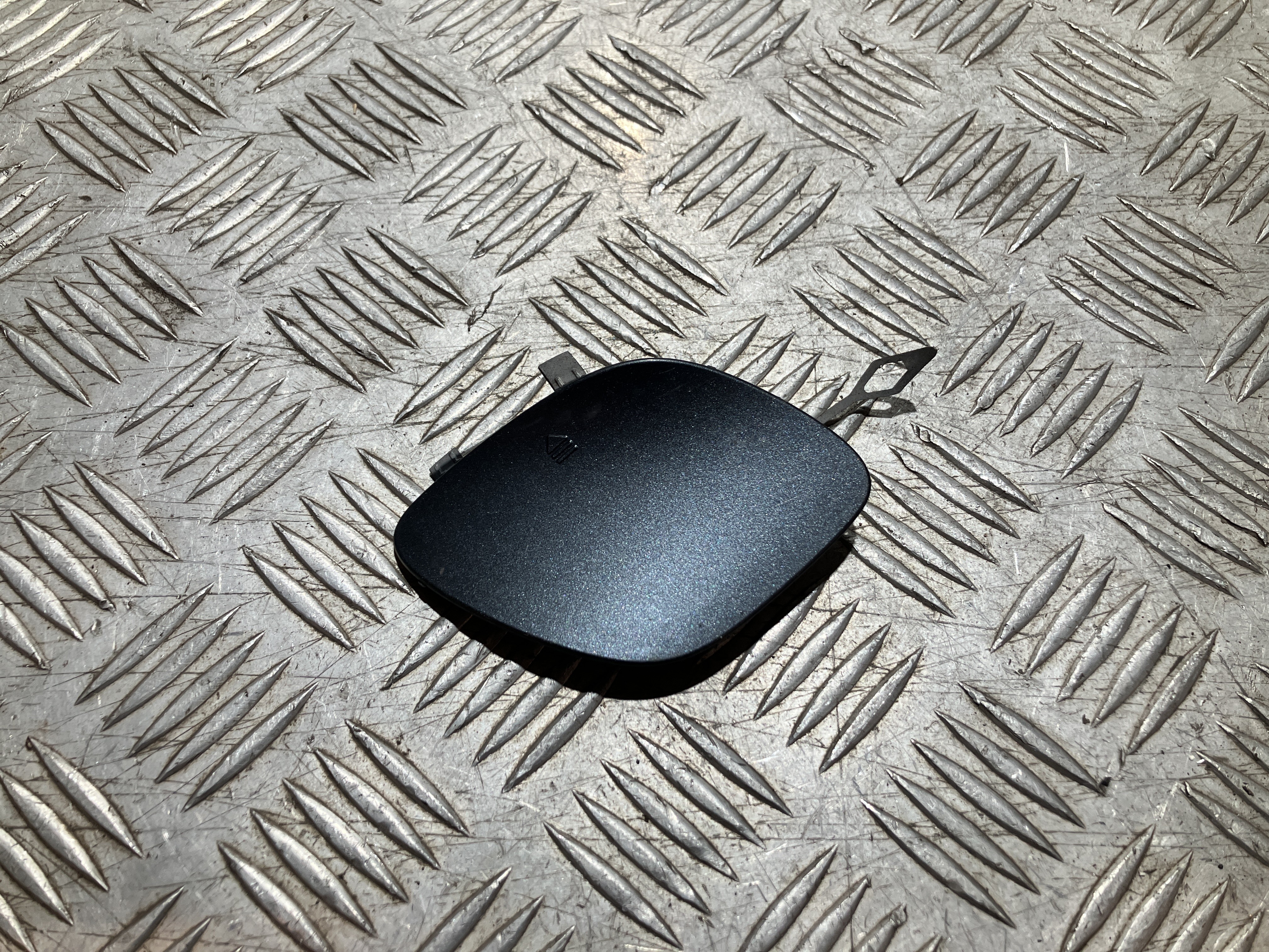 ZAŚLEPKA HAKA ZDERZAK PRZÓD MERCEDES C KLASA W205