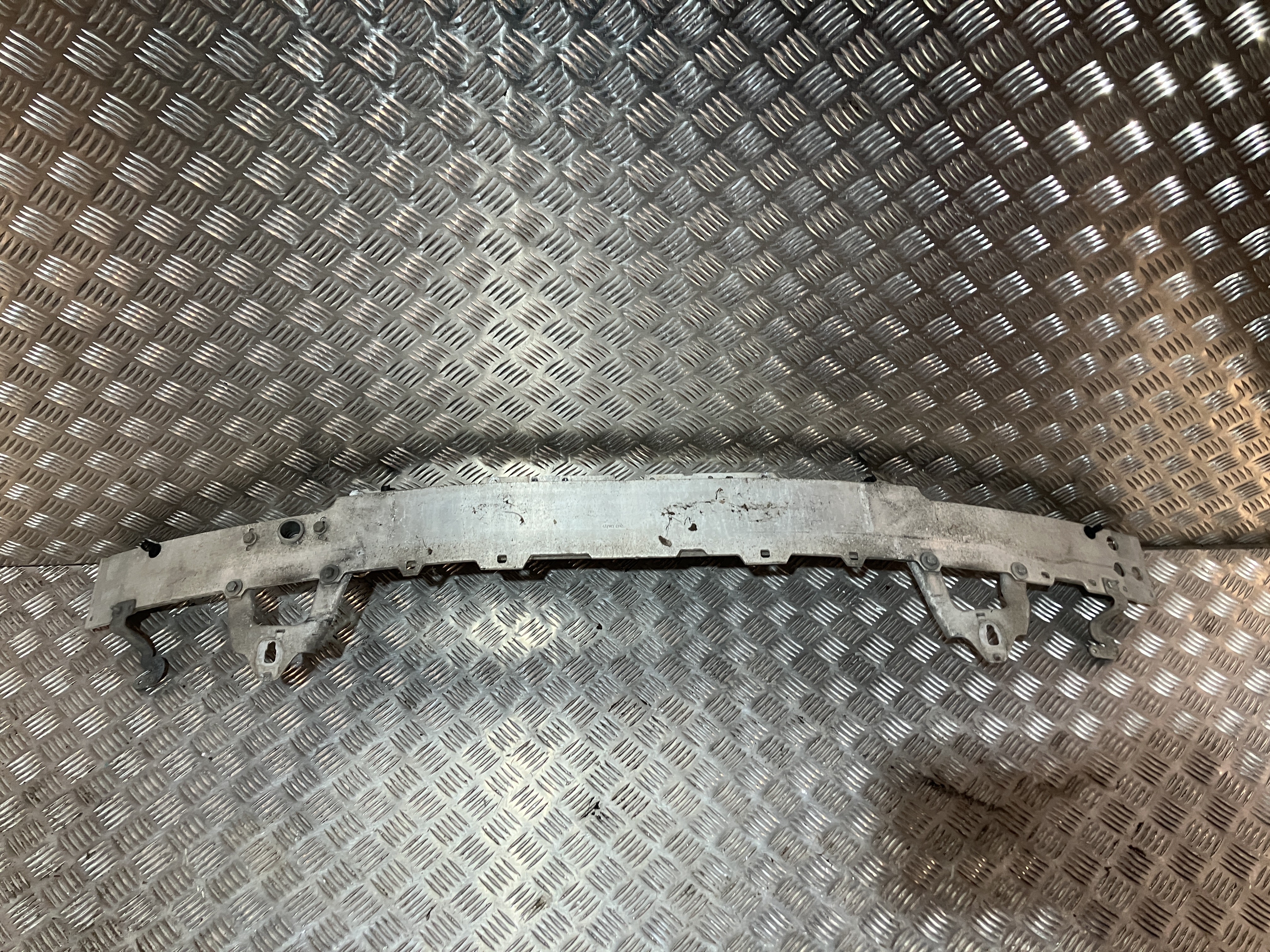 BELKA ZDERZAKA PRZÓD MERCEDES C KLASA W205 2.2 CDI