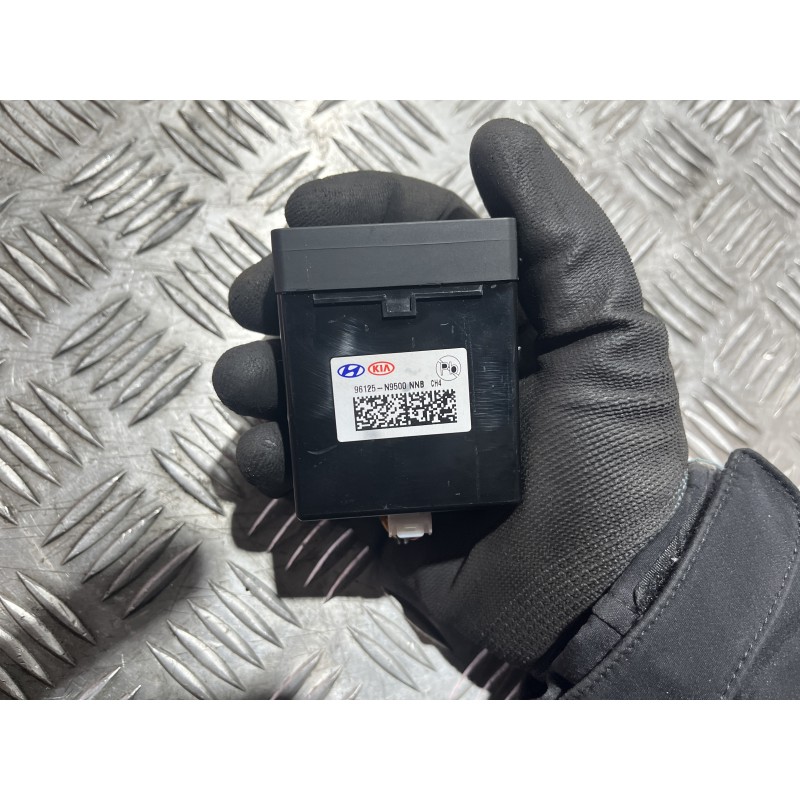 PORT GNIAZDO USB HYUNDAI TUCSON IV NX4 20-