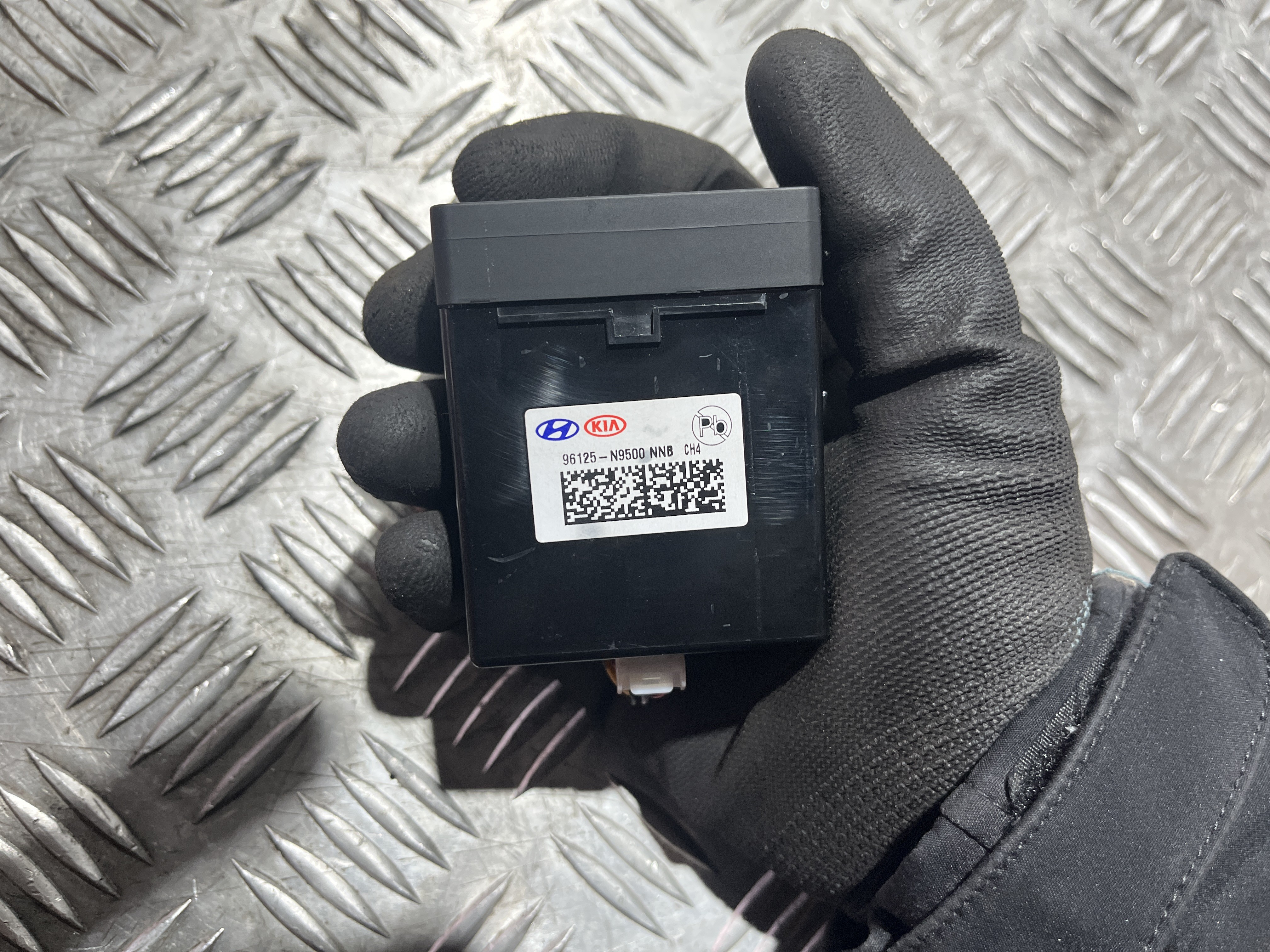 PORT GNIAZDO USB HYUNDAI TUCSON IV NX4 20-